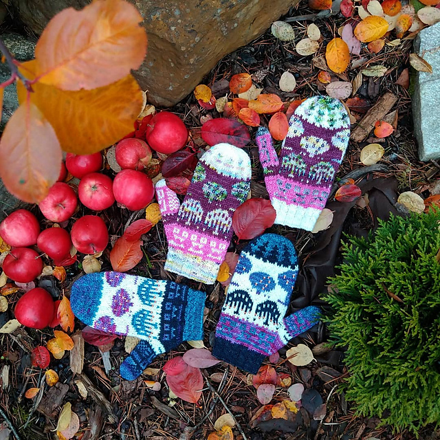 Ravelry: Spooky Park Mitts mystery KAL pattern by Hanna Kyttä