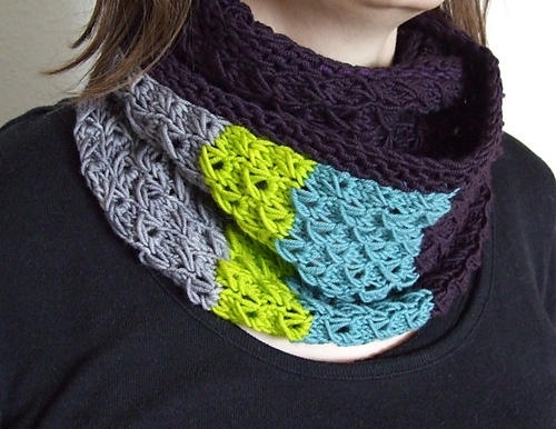 Ravelry: neon slash pattern by Rhona R.