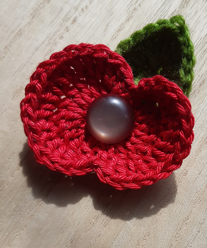 Ravelry: War Poppy & Leaf pattern by Laura Riley