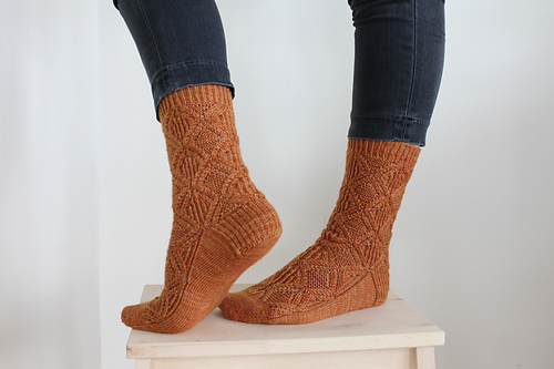 Ravelry: Pythagoras Socks pattern by verybusymonkey