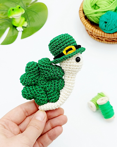 Ravelry: Shelwin, the Clover Snail pattern by Ineke Maas