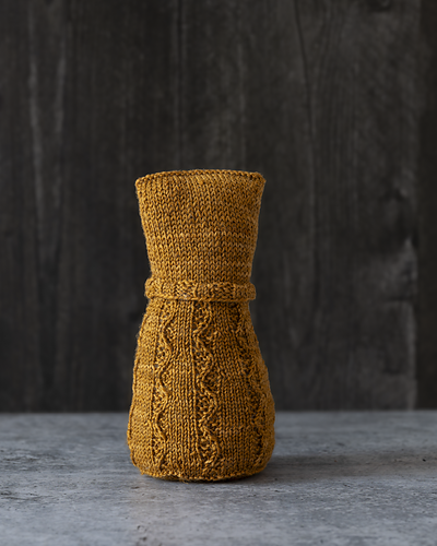 Ravelry: Gnarley pattern by Sarah Schira