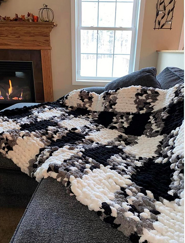 Ravelry: Buffalo Plaid Chunky Blanket pattern by LJ Logan