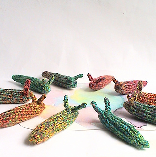 Ravelry: Have fun knitting Slug Buds for the holidays pattern by Flora ...