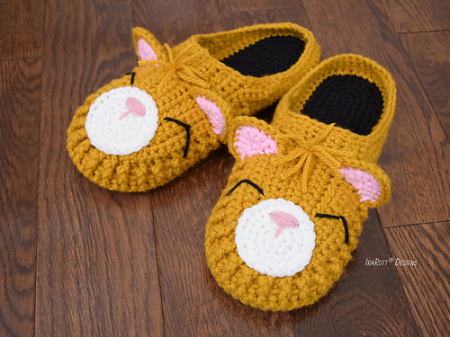 Ravelry: The Sassy Cat Slippers pattern by Ira Rott