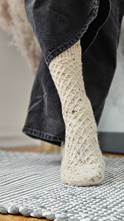 Ravelry: Ariel Socks pattern by Iryna Baroian