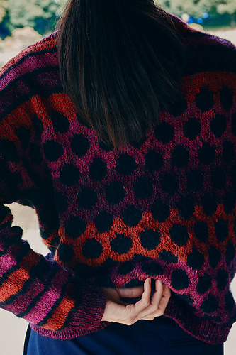 Ravelry: Circles and stripes pattern by Marianne Isager