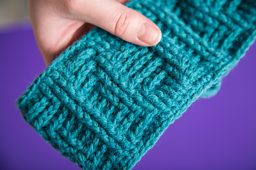 Ravelry: IOI pattern by Kate Kosenko Veselunka