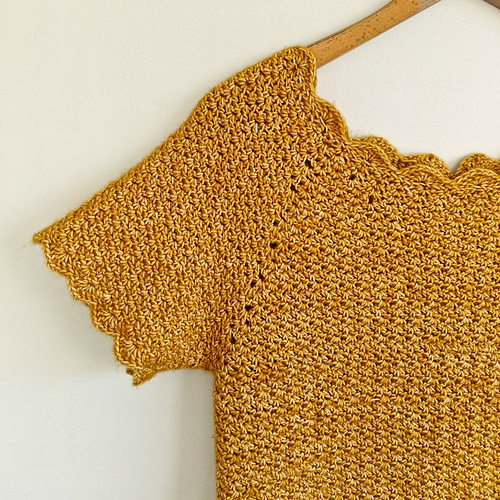 Ravelry: Honeybunch Tee pattern by Anne ten Haaf