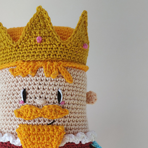 Ravelry: Vasilis the King pattern by Ioanna Papadopoulou