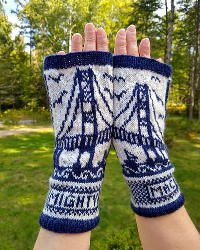 Ravelry: Mighty Mac Mitts pattern by Janet Vanderschalie