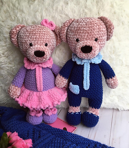 Ravelry: Cuddle Bear pattern by Jenny Amshen