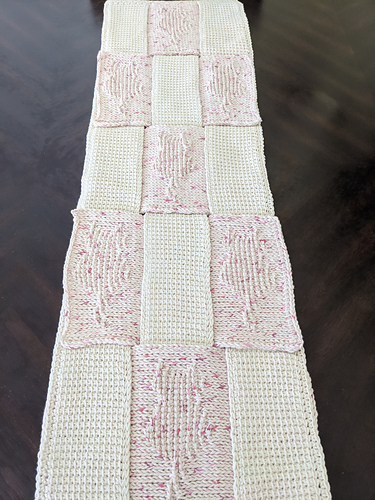 Ravelry: Interchangeable Hot Pad Table Runner pattern by Janean Crapo