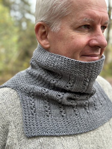 Ravelry: Riptide Cowl pattern by Jennifer Shiels Toland
