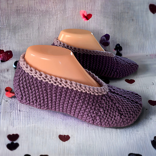Ravelry: Minimalist Round Toe Slippers pattern by Janis Frank