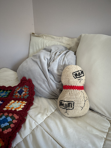 Ravelry: Naruto Gaara sand gourd bag pattern by Jade