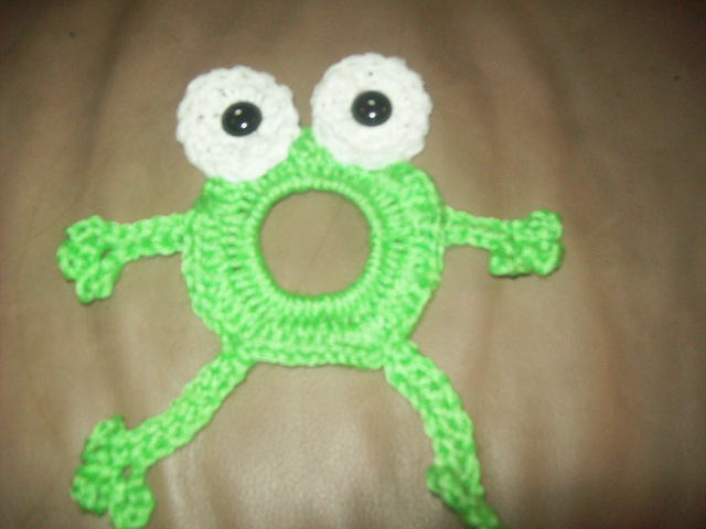 Ravelry: Frog Camera Lens Friend pattern by Jamie Gaspar
