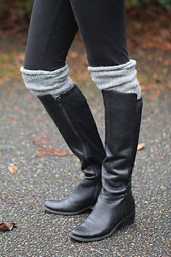 Ravelry: Ruched Hat and Boot Wraps pattern by Lisa Ellis