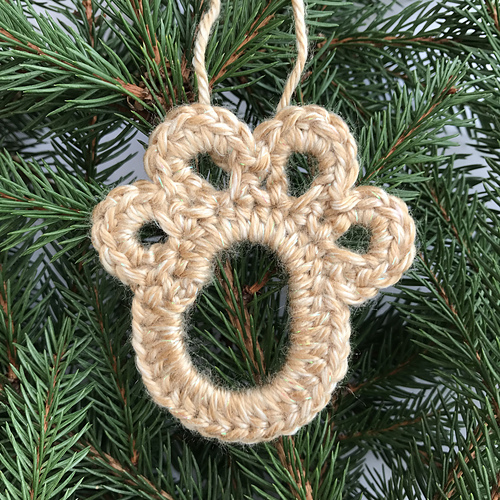 Ravelry: Paw Print Christmas Ornament pattern by Janet Pippin