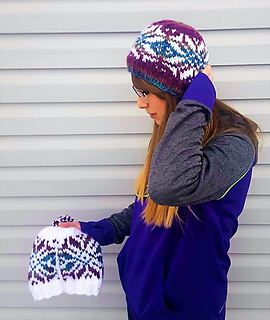Ravelry: Bulky Snowflake Toque pattern by Janine's Knits
