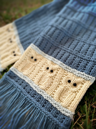 Ravelry: Owl Scarf pattern by Janis Frank