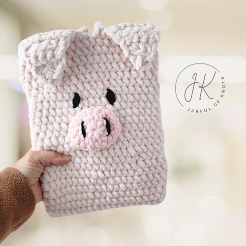 Ravelry: Piggy Tablet Sleeve pattern by Chung Yang