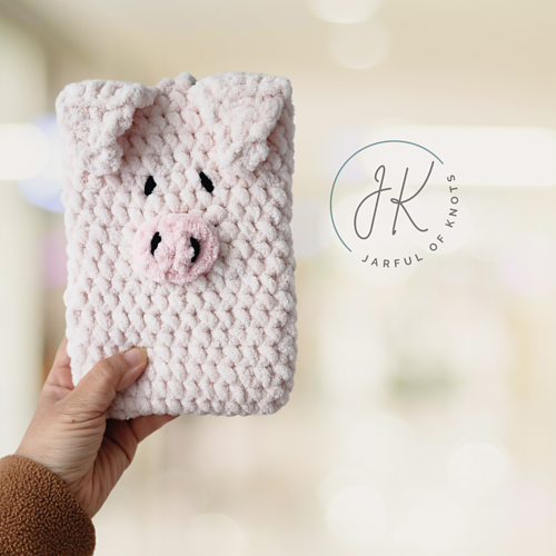 Ravelry: Piggy Tablet Sleeve pattern by Chung Yang