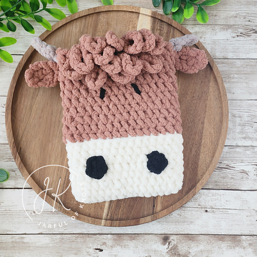 Ravelry: Highland Cow Tablet Sleeve pattern by Chung Yang