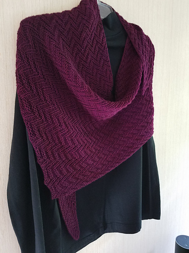 Ravelry: Herringbone Boomerang pattern by Susan Ashcroft