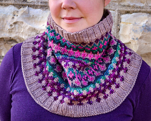 Ravelry: Funnel Cake Cowl pattern by Anne Claiborne