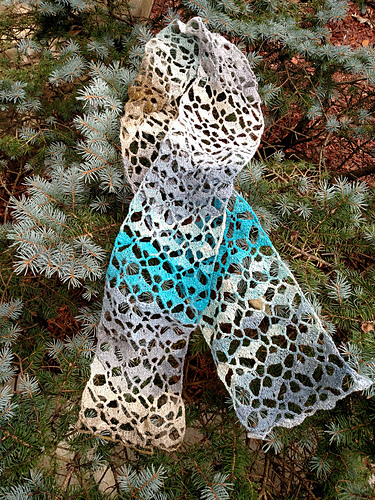 Ravelry: Shell Scarf pattern by Mary Jane Hall