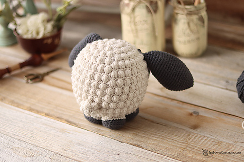 Ravelry: Crochet Bobble Sheep pattern by Jen Hayes