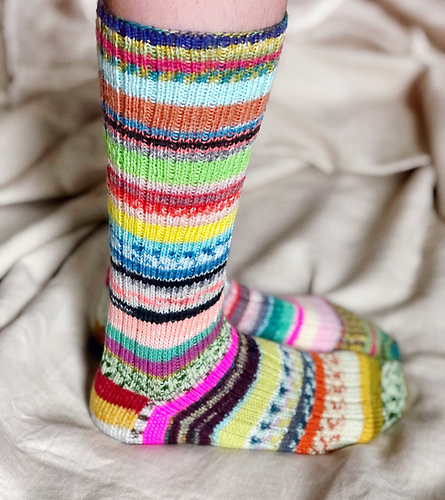 Ravelry: Easy Peasy Ribbed Socks pattern by Jen Yard