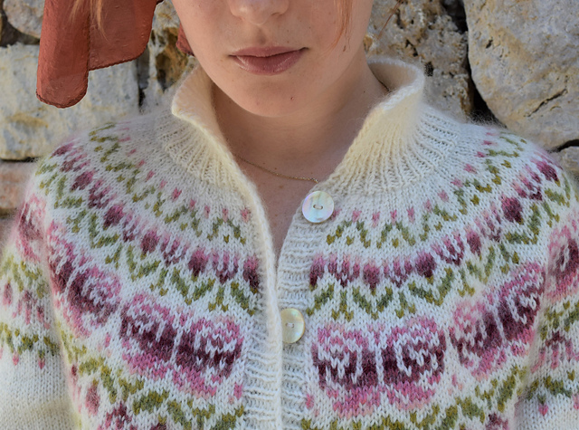 Ravelry: Redouté Roses pattern by Jenjoyce Design