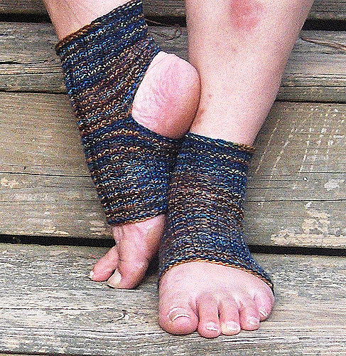 Ravelry: Easy Peasy Yoga Pilates Socks pattern by Jenni P McD