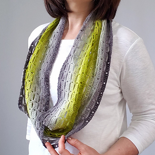 Ravelry: Ribbon Lace Cowl pattern by Jennifer Olivarez