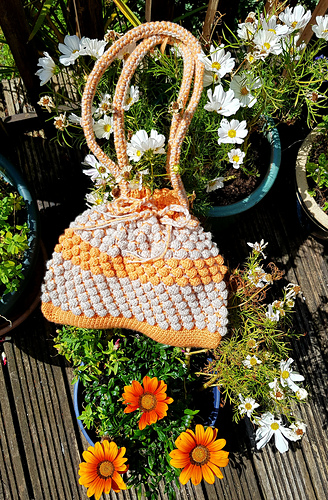 Ravelry: Bramble Drawstring Bag pattern by Sharon Goodwin