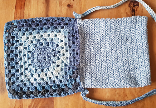 Ravelry: Simple Granny Square Bag pattern by Sharon Goodwin
