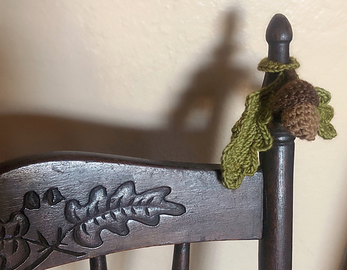 Ravelry: How to Make Leaf Loops pattern by Jessica Richardson