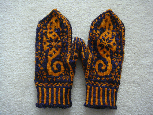Ravelry: "Selbuvott or not" alias Selbu Sea Horse Mittens pattern by ...