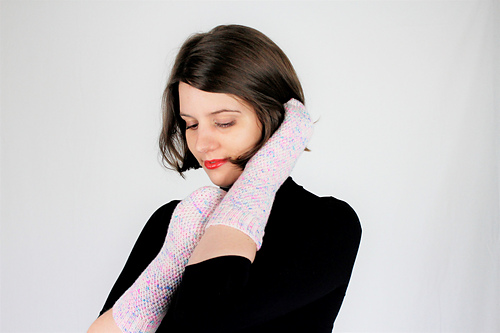 Ravelry: Twiddle Mittens pattern by Jessica Gore