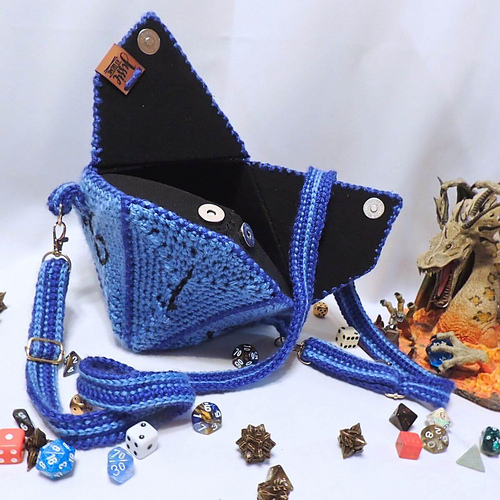 Ravelry: D10 Dice Bag & Shoulder Bag pattern by Jessie Rayot