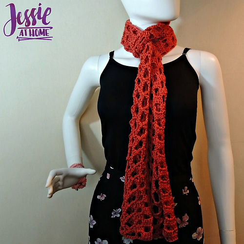 Ravelry: Trellis Scarf pattern by Jessie Rayot