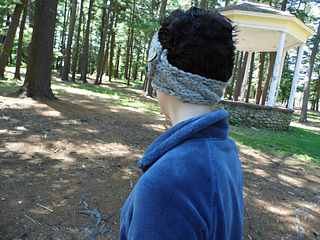Ravelry: Cozy Cabled Headband pattern by Jessica Gingerich