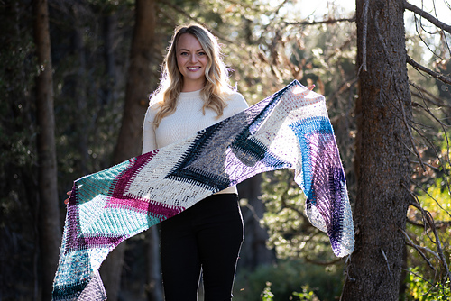 Ravelry: Tidings to Yew pattern by Amy Gunderson