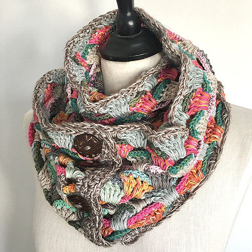 Ravelry: Crest of the Waves Cowl pattern by Jo Kirby