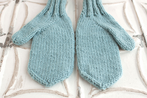 Ravelry: Basic Classic Worsted Mittens pattern by Jocelyn Tunney