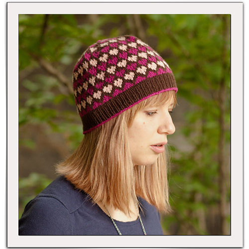 Ravelry: ﹤3s! Hat pattern by Jocelyn Tunney