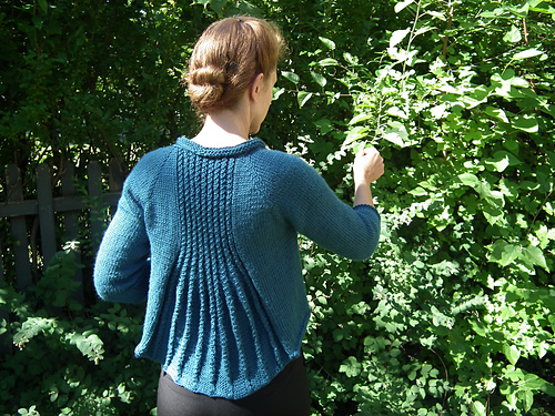 Ravelry: Bonnie's Braids pattern by Lofty Ambitions
