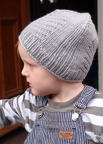 Ravelry: Bramble Fern Hat pattern by Joeli